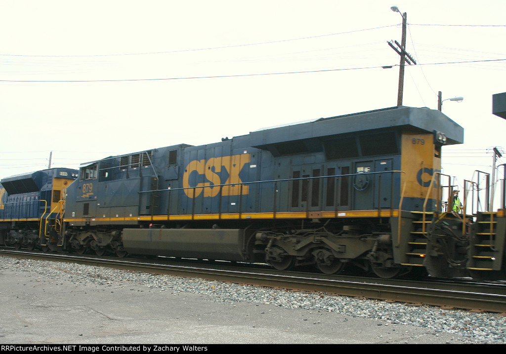 CSX 879